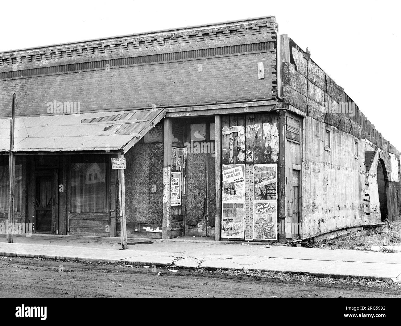 Closed business 1930s hi-res stock photography and images - Alamy