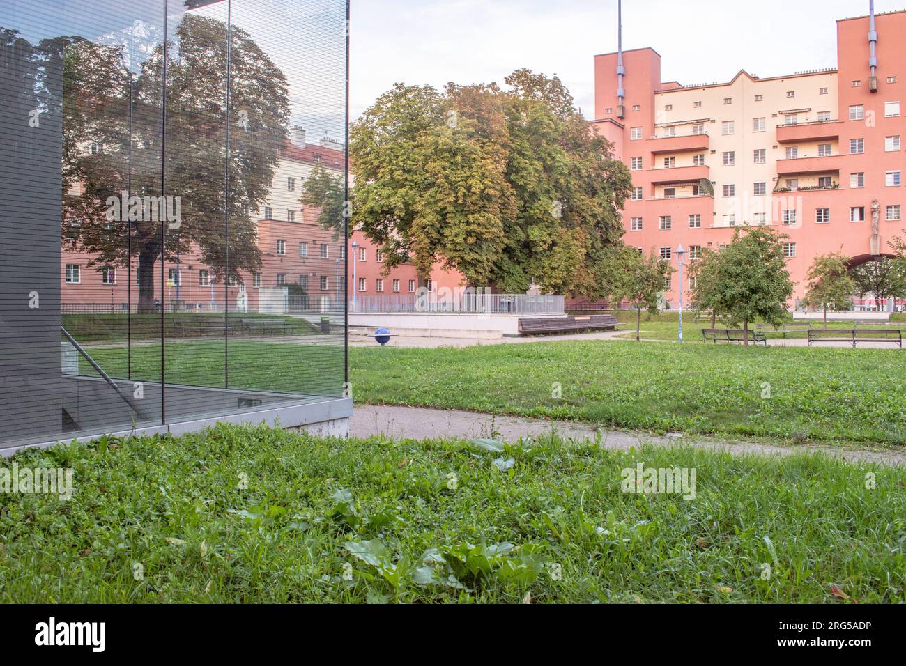 Vienna, Austria. 06 August 2023: Karl Marx-Hof housing complex and the ...