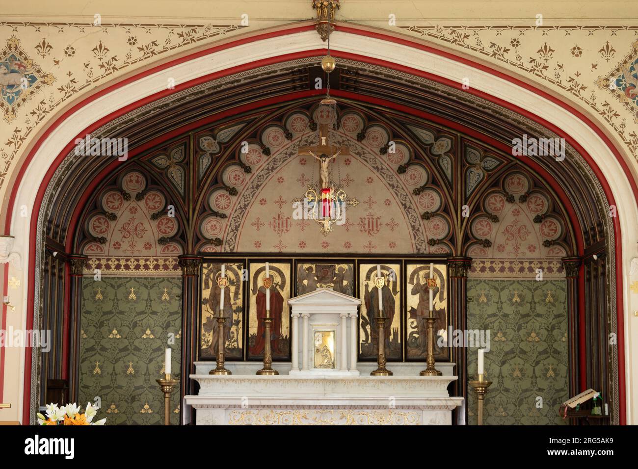 The altar and reredos, St. Charles Borromeo Catholic Church, Hampton on ...