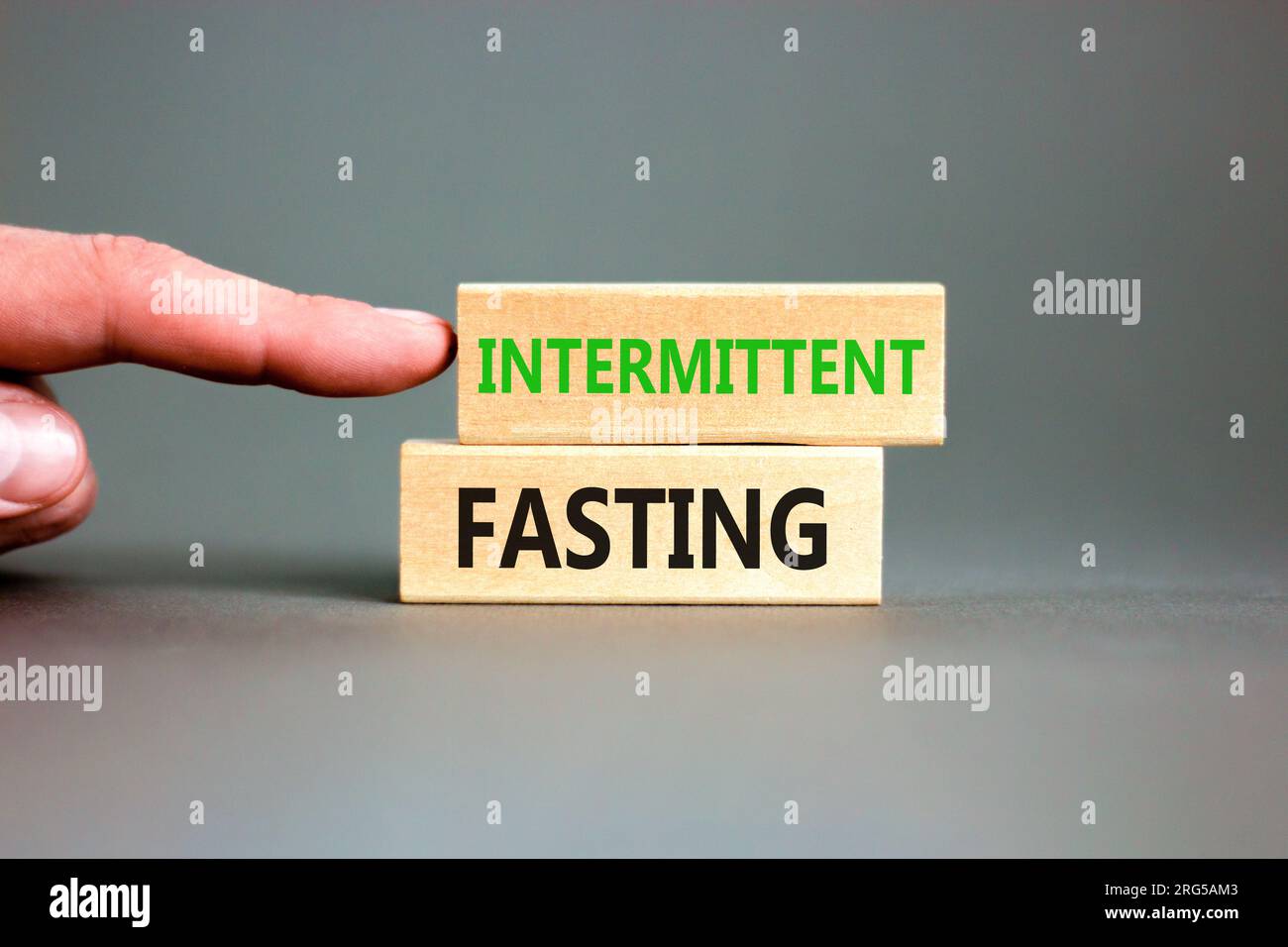 Intermittent fasting symbol. Concept words Intermittent fasting on ...