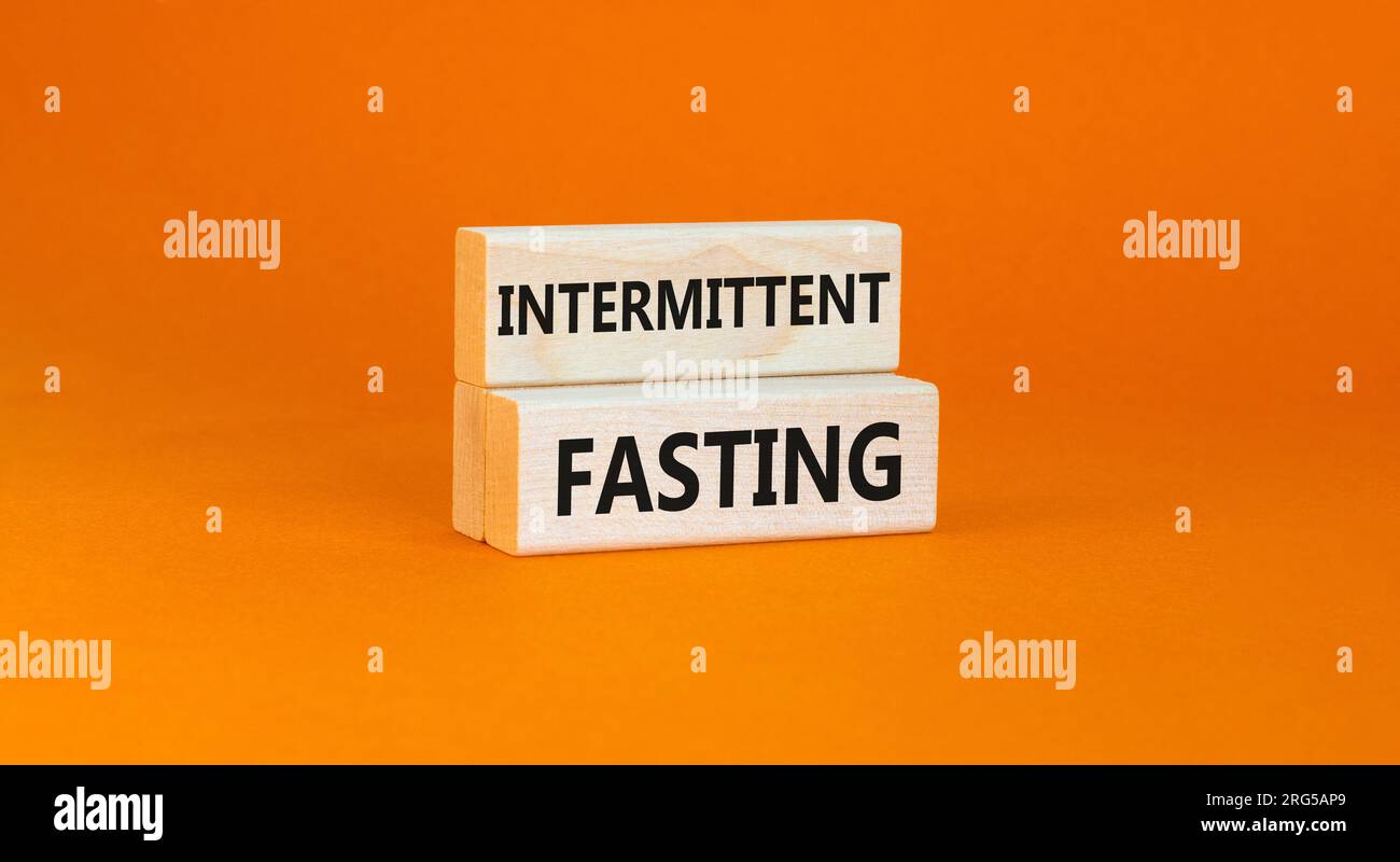 Intermittent fasting symbol. Concept words Intermittent fasting on ...