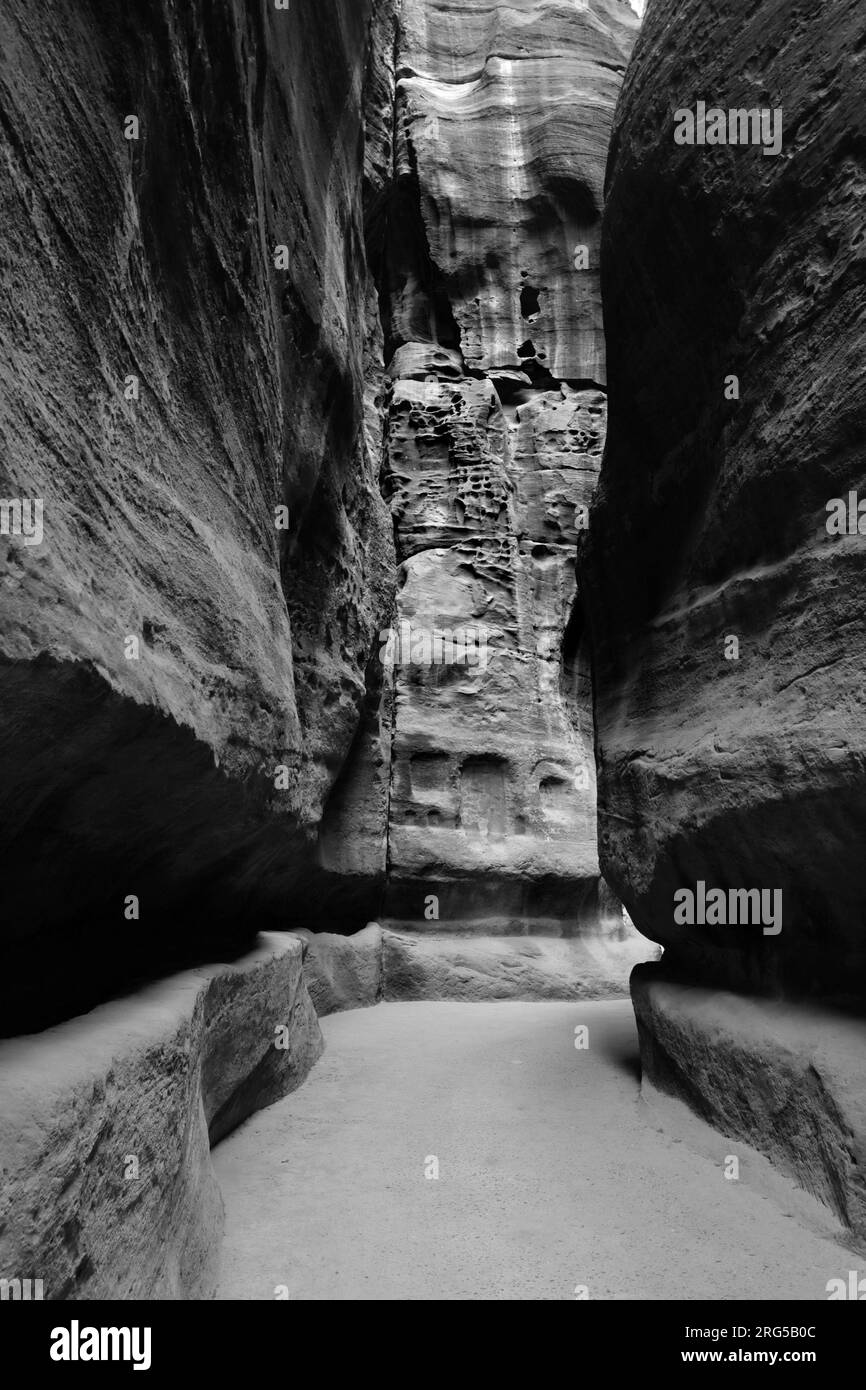 the Al-Siq, the Main Entrance Canyon to Petra, Jordan, Middle East ...