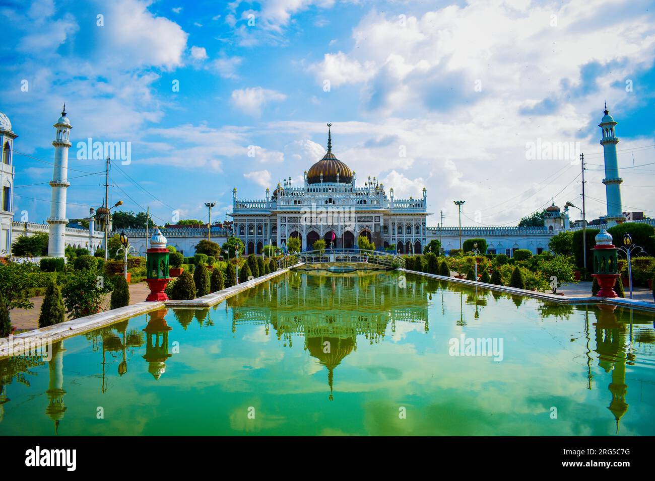 Lucknow mughal architecture hi-res stock photography and images - Alamy