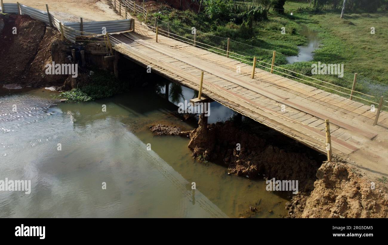Improvised structure hi-res stock photography and images - Alamy
