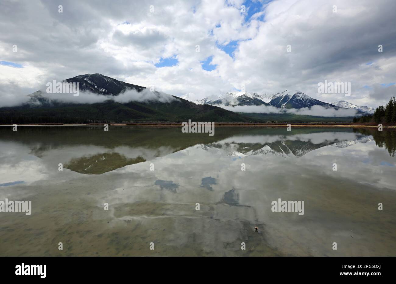 Mirror cliffs hi-res stock photography and images - Alamy