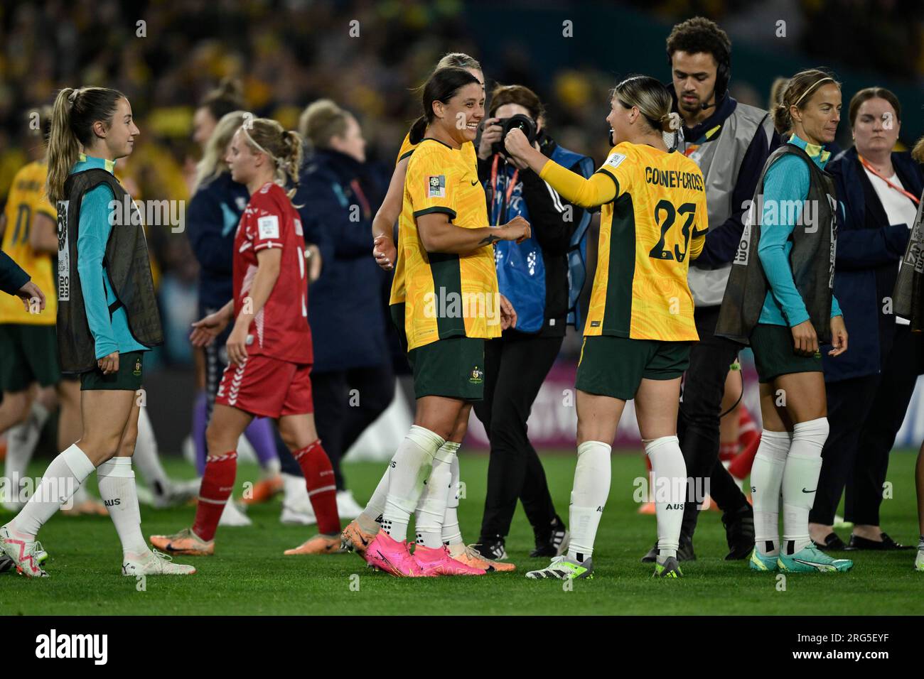 Football kyra cooney cross hi-res stock photography and images - Alamy