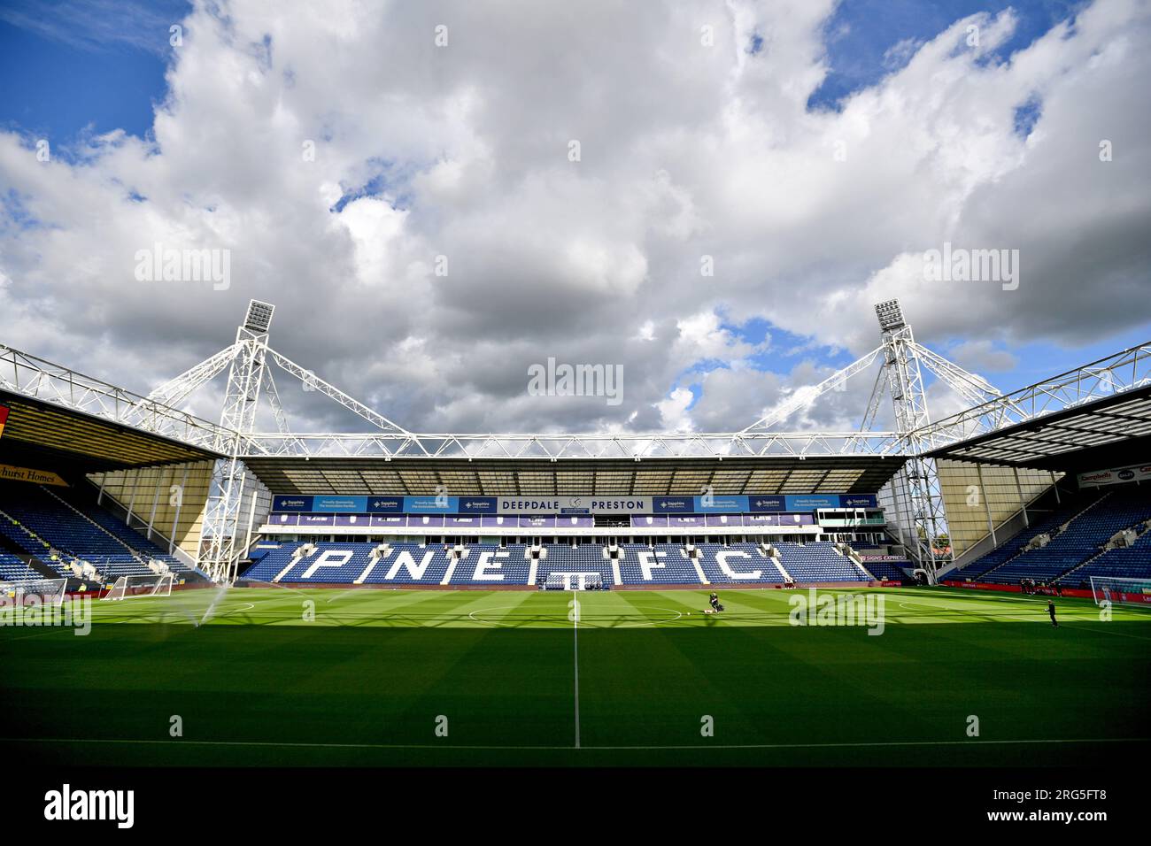 Deepdale stadium hi-res stock photography and images - Alamy