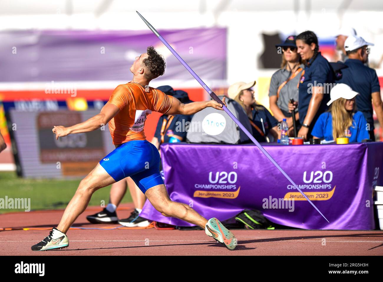 Javelin throw men qualification hi-res stock photography and images - Alamy