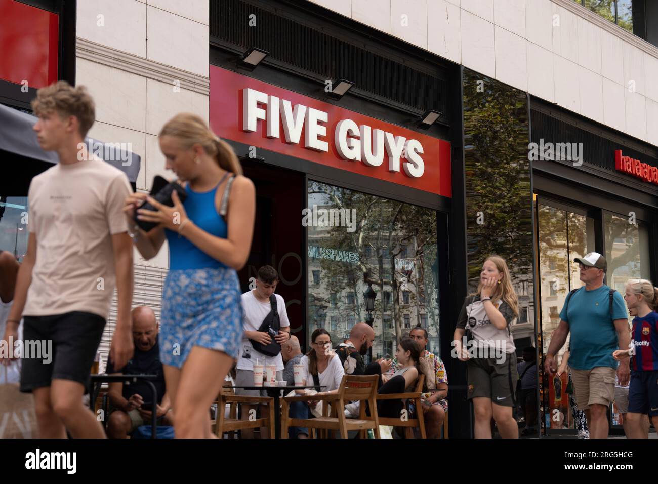 A Five Guys franchise restaurant in Barcelona, on August 7, 2023, in ...