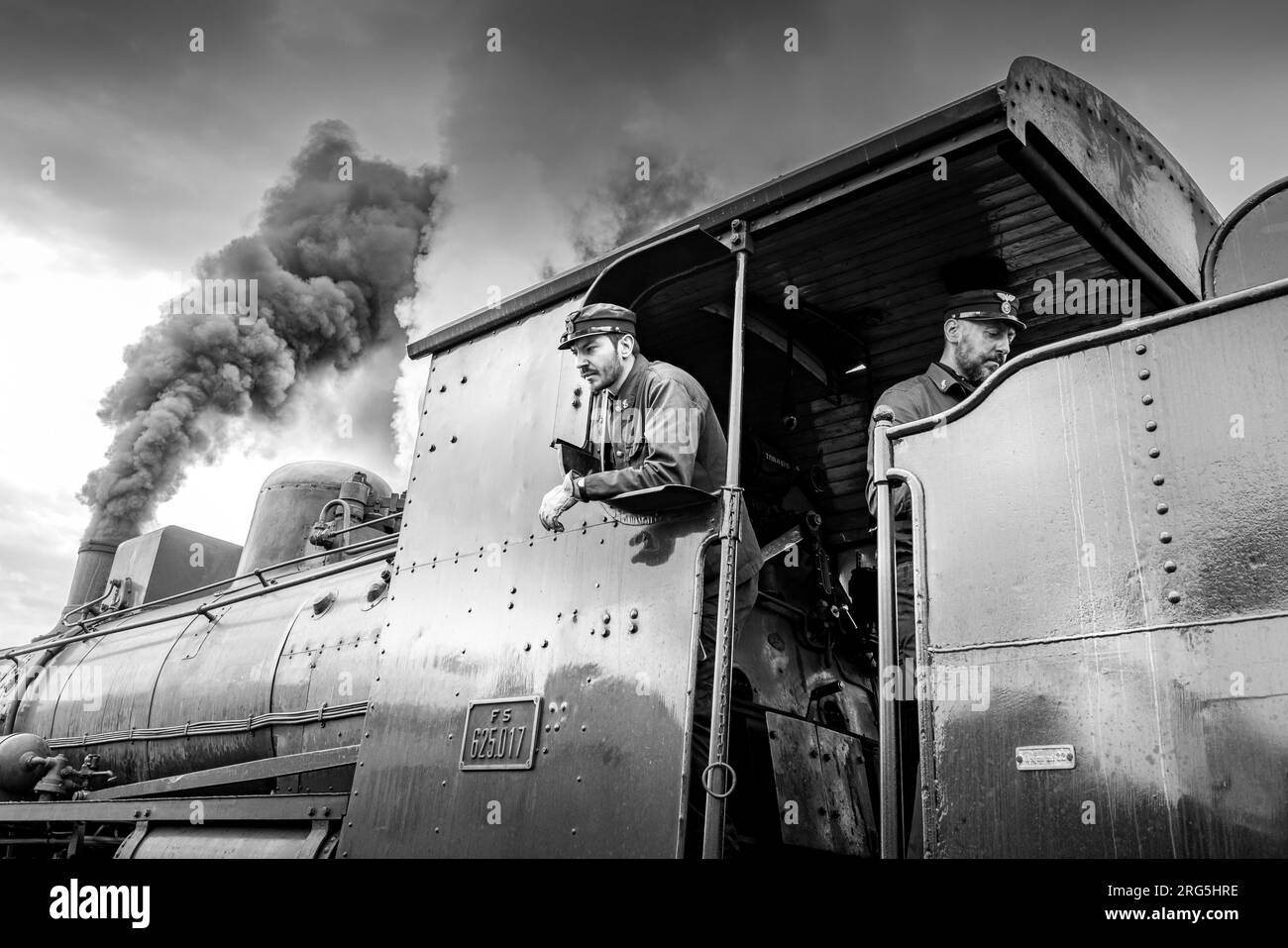 Historic steam train in the Sienese countryside, Tuscany,Italy, Europe ...