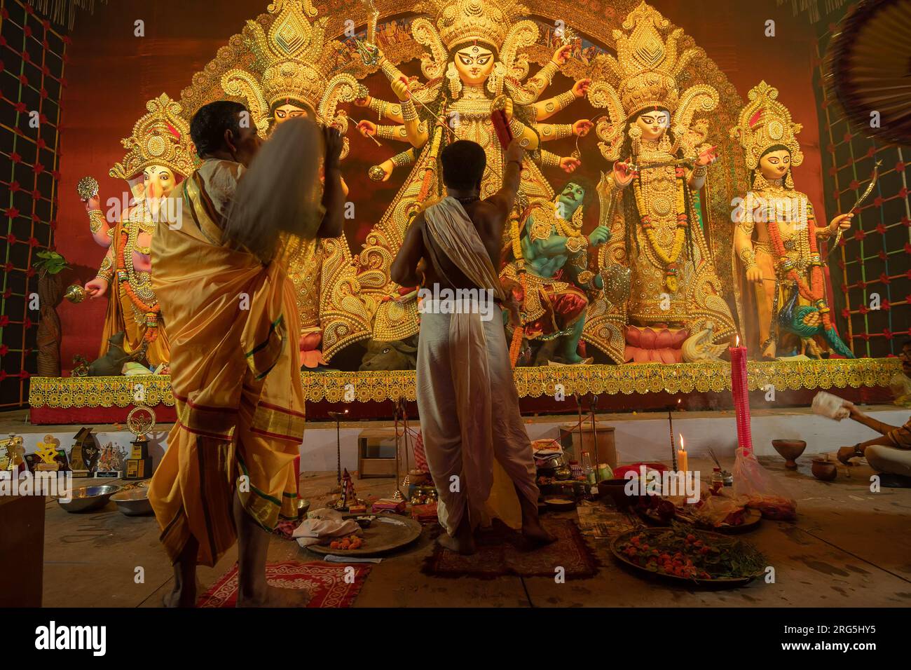 Howrah, West Bengal, India - 3rd October, 2022 : Hindu Priests ...