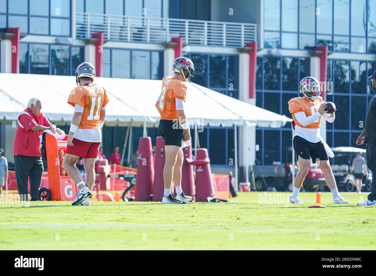 Quarterbacks hi-res stock photography and images - Alamy