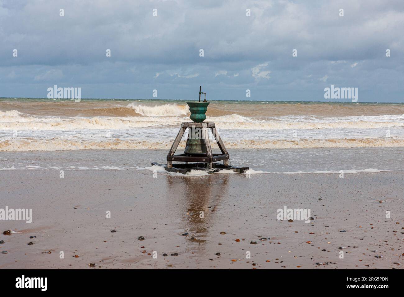 Happisburgh Time and Tide Bell A giant bell that chimes when the tide ...