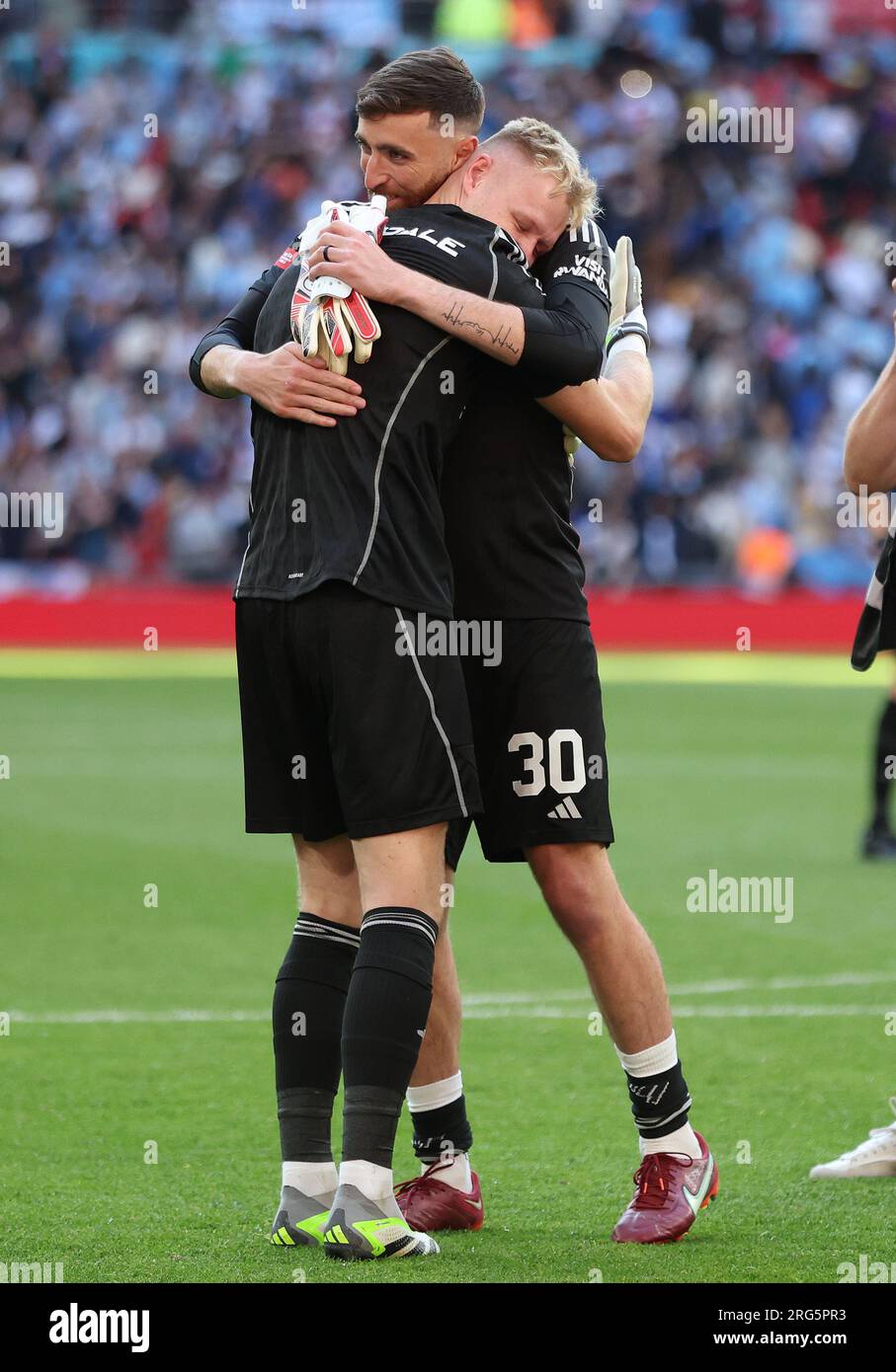 Ramsdale fa community shield hi-res stock photography and images - Alamy
