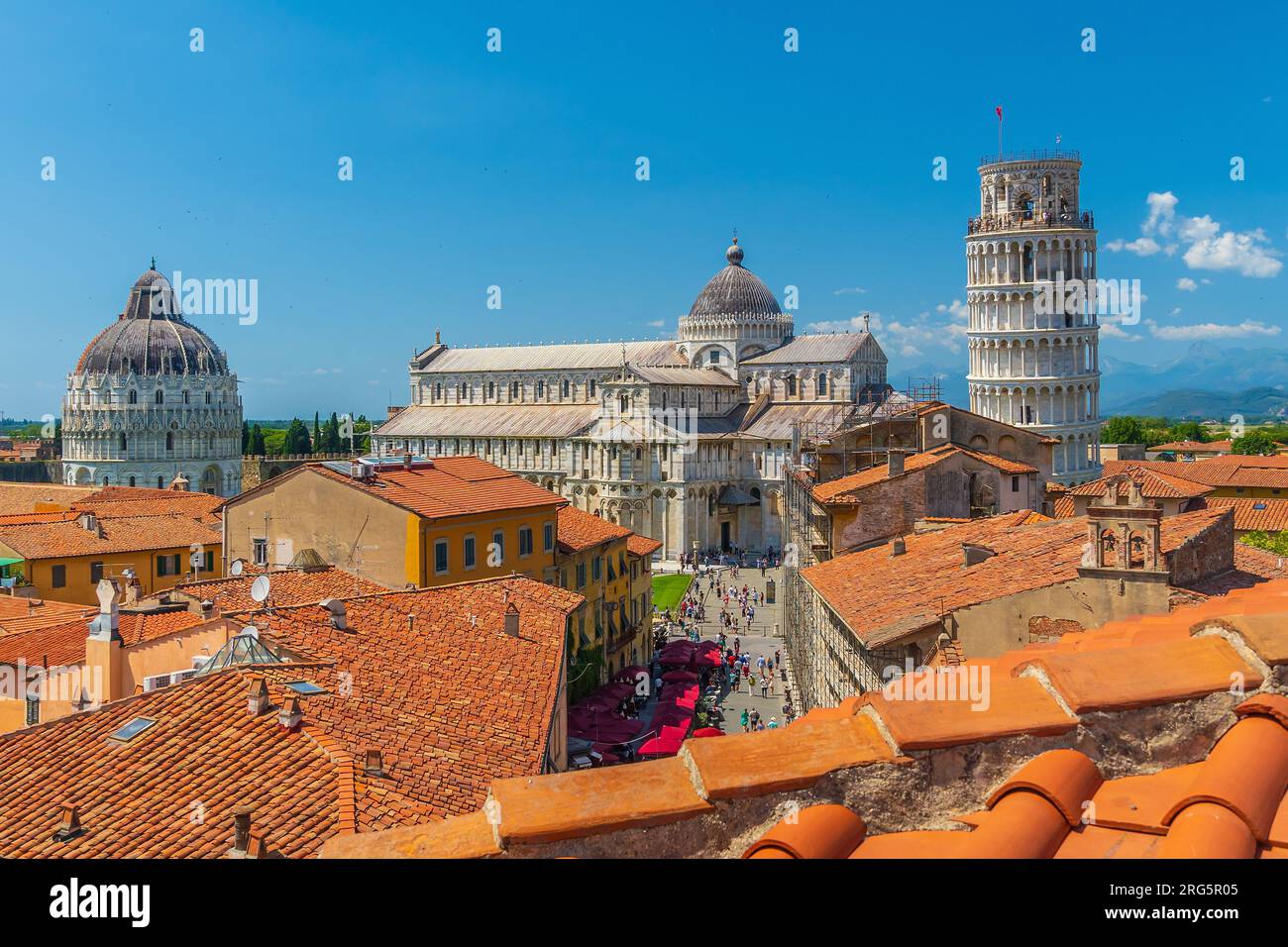 The famous Leaning Tower in Pisa, Italy with beautiful blue sky Stock ...