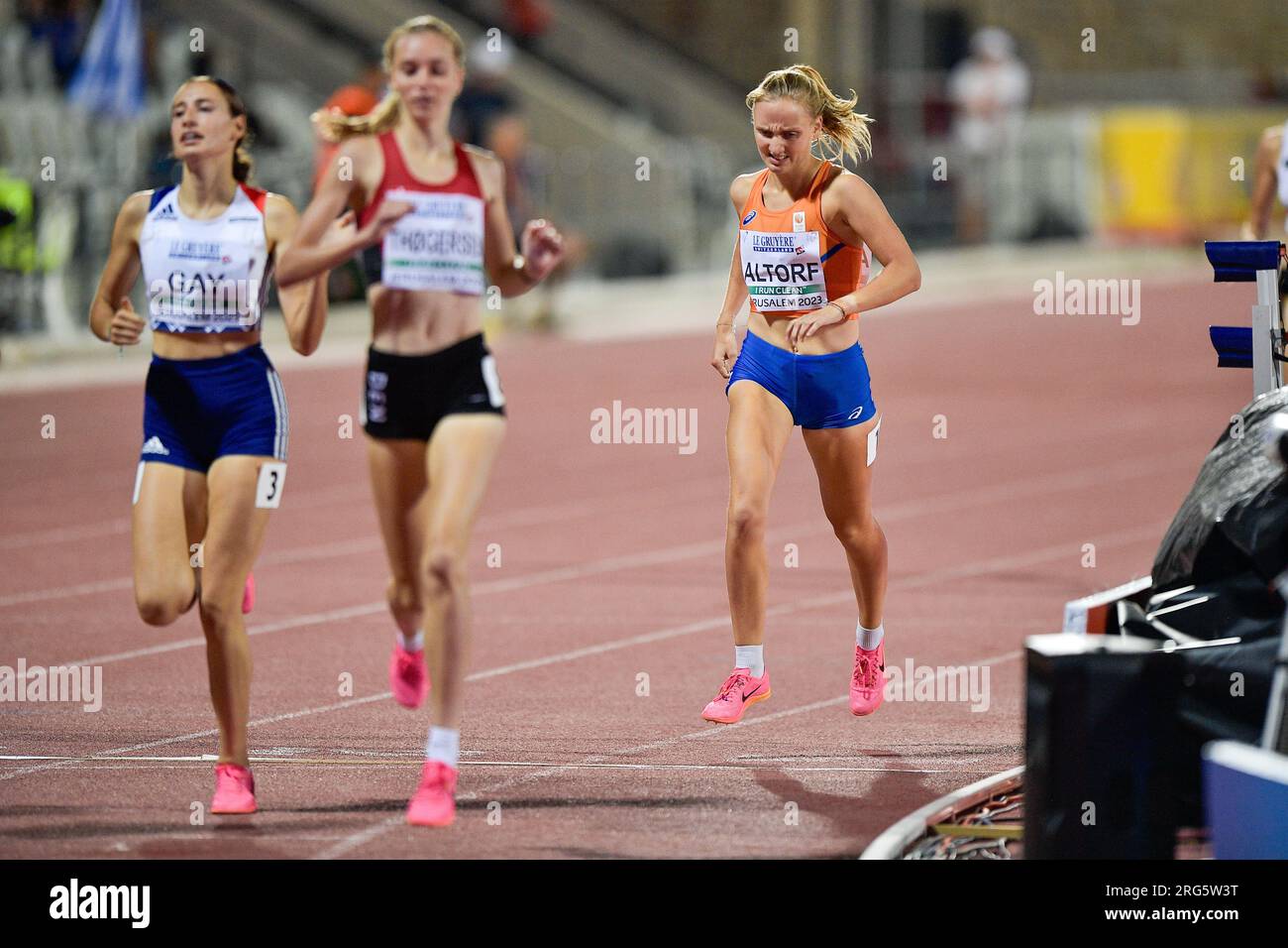 1500m women hi-res stock photography and images - Alamy