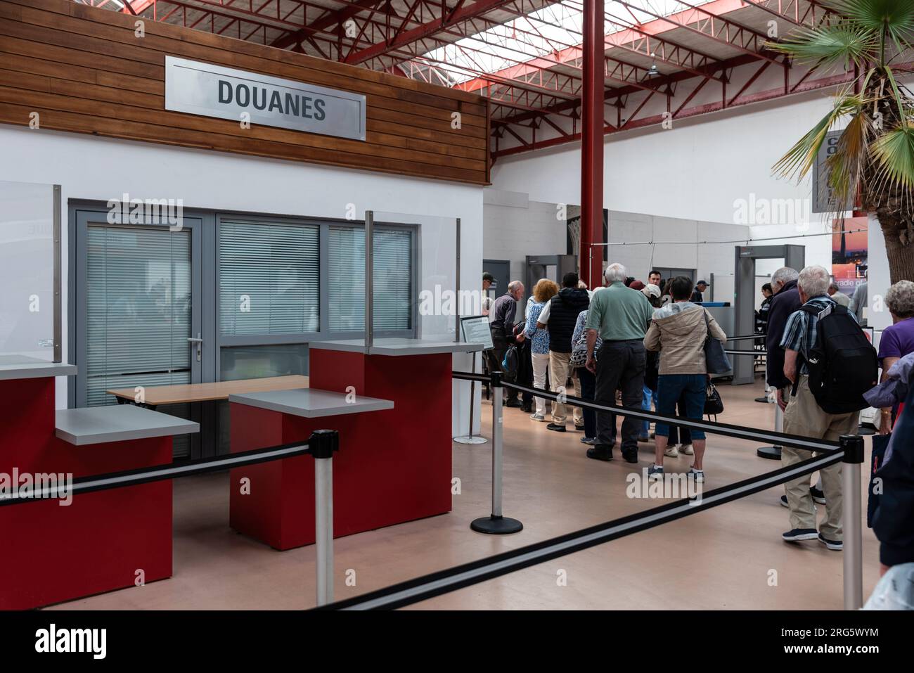 Le Havre, northern France, Europe. 11 June 2023. Cruise passengers ...
