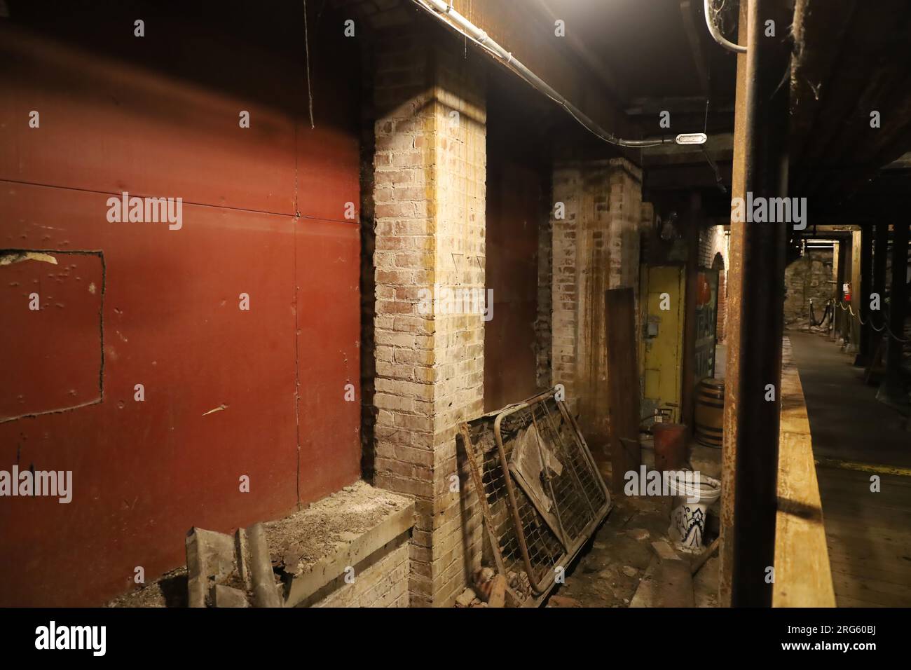 Underground seattle tour hi-res stock photography and images - Alamy
