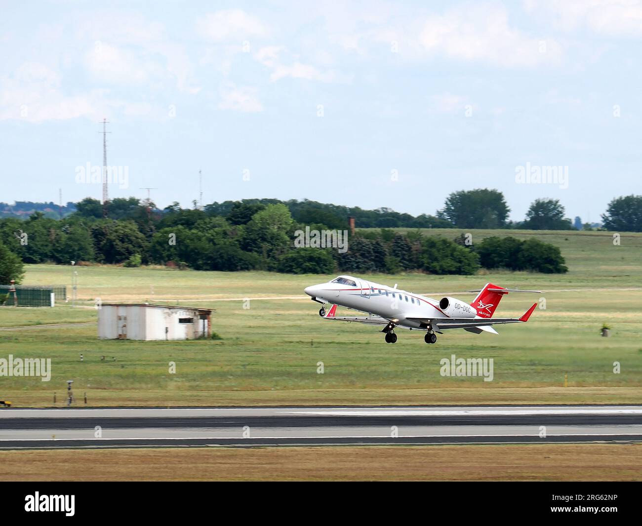 ASL Fly Med, Learjet 45 airplane, Cargo hill, Budapest, Magyarország ...