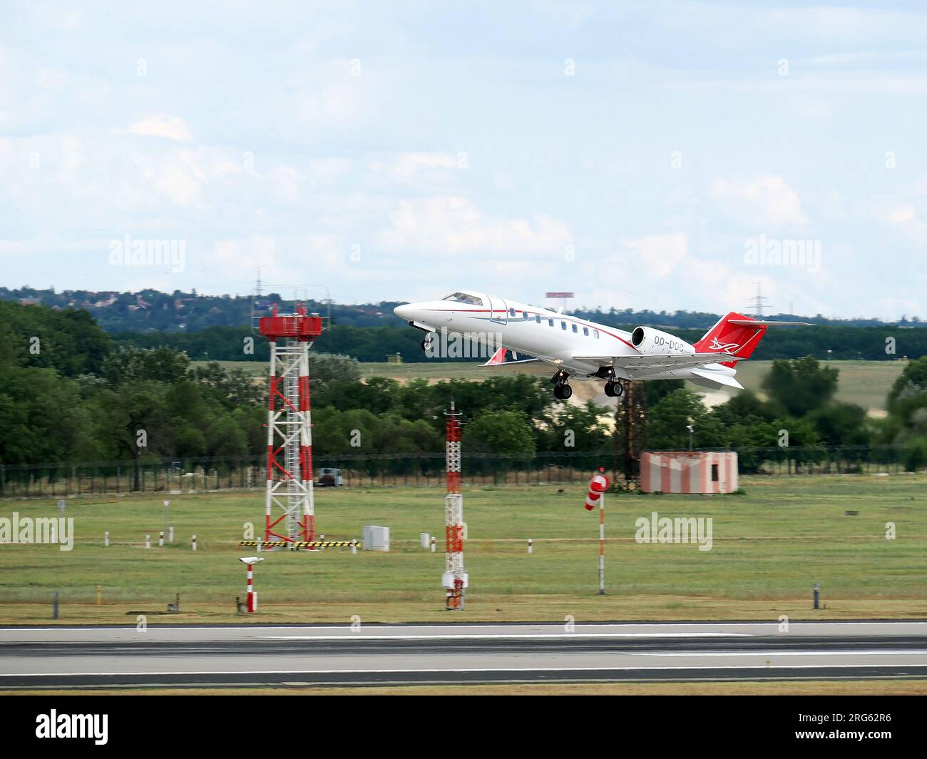 ASL Fly Med, Learjet 45 airplane, Cargo hill, Budapest, Magyarország ...