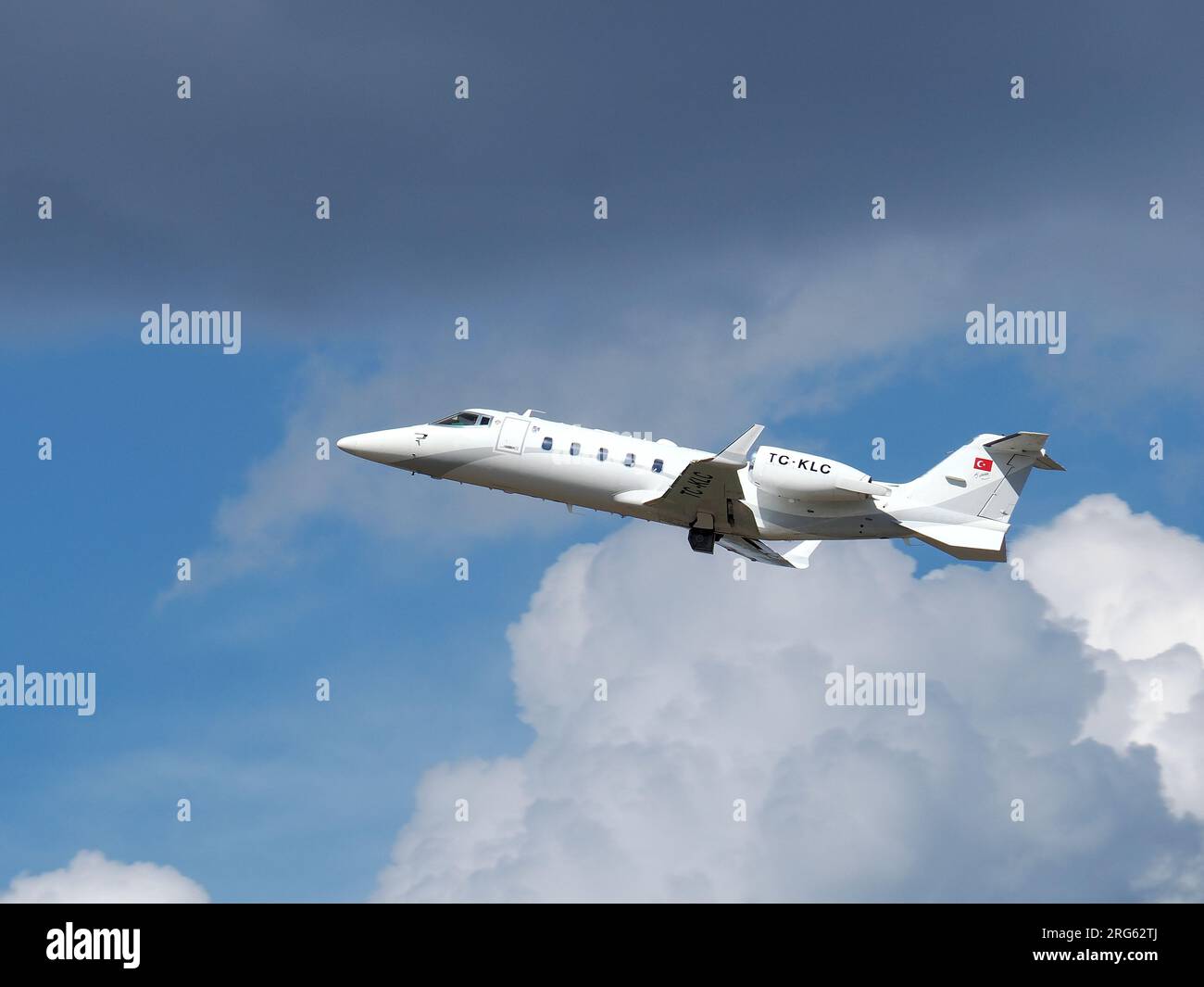 Bombardier Learjet 60 airplane, Cargo hill, Budapest, Magyarország ...