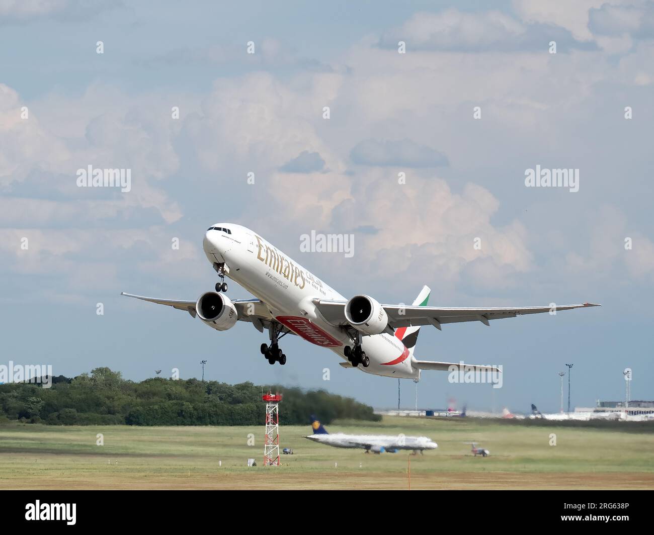 Emirates, (is the largest airline of the United Arab Emirates), Boeing ...