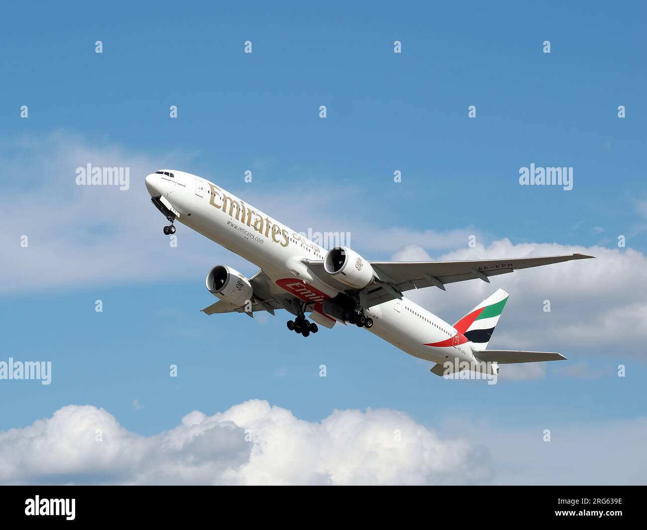 Emirates, (is the largest airline of the United Arab Emirates), Boeing ...