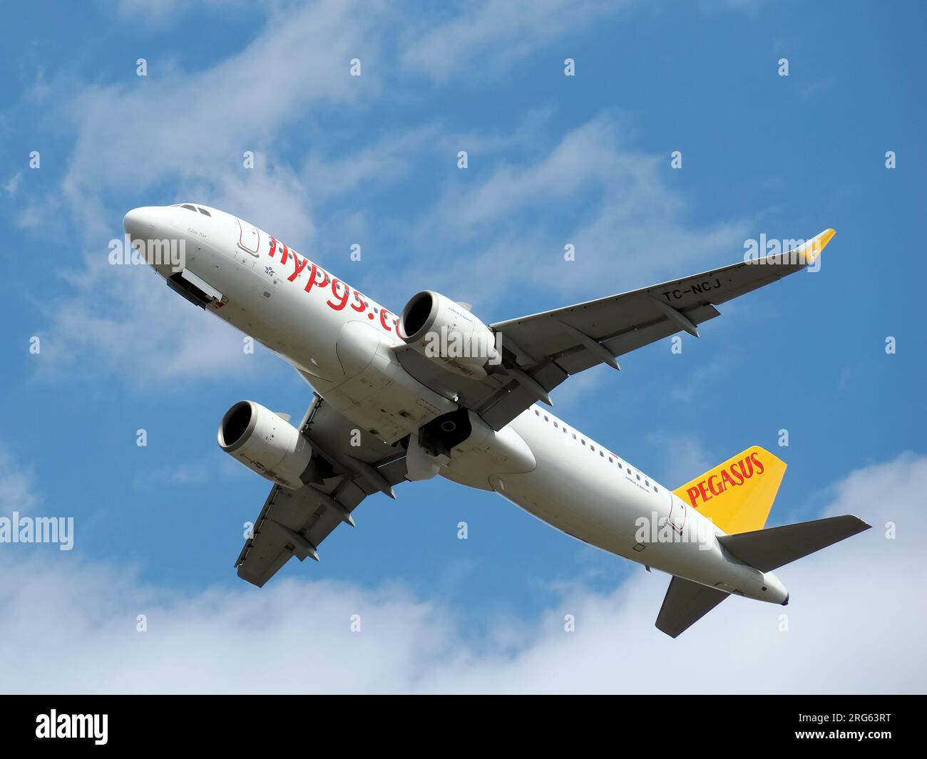 Pegasus Airlines (is a Turkish low-cost carrier), Airbus A320-251N ...