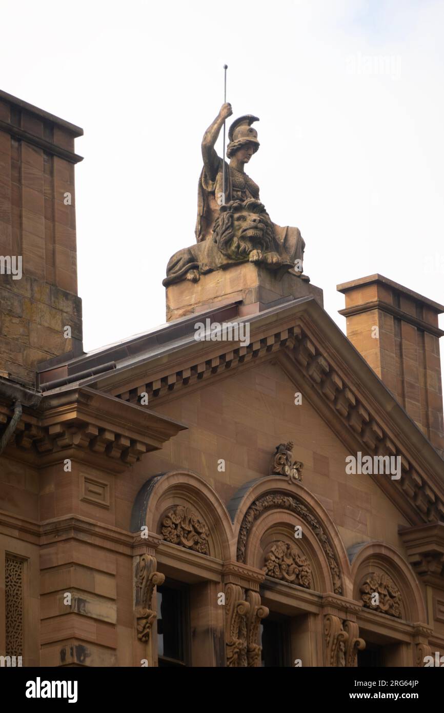 Rooftop sculpture britannia lion statue hi-res stock photography and ...