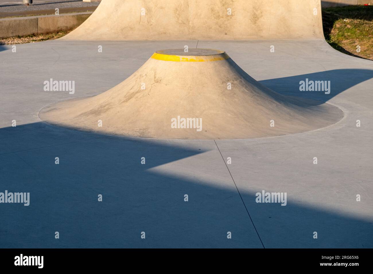 Skatepark ramp hi-res stock photography and images - Alamy