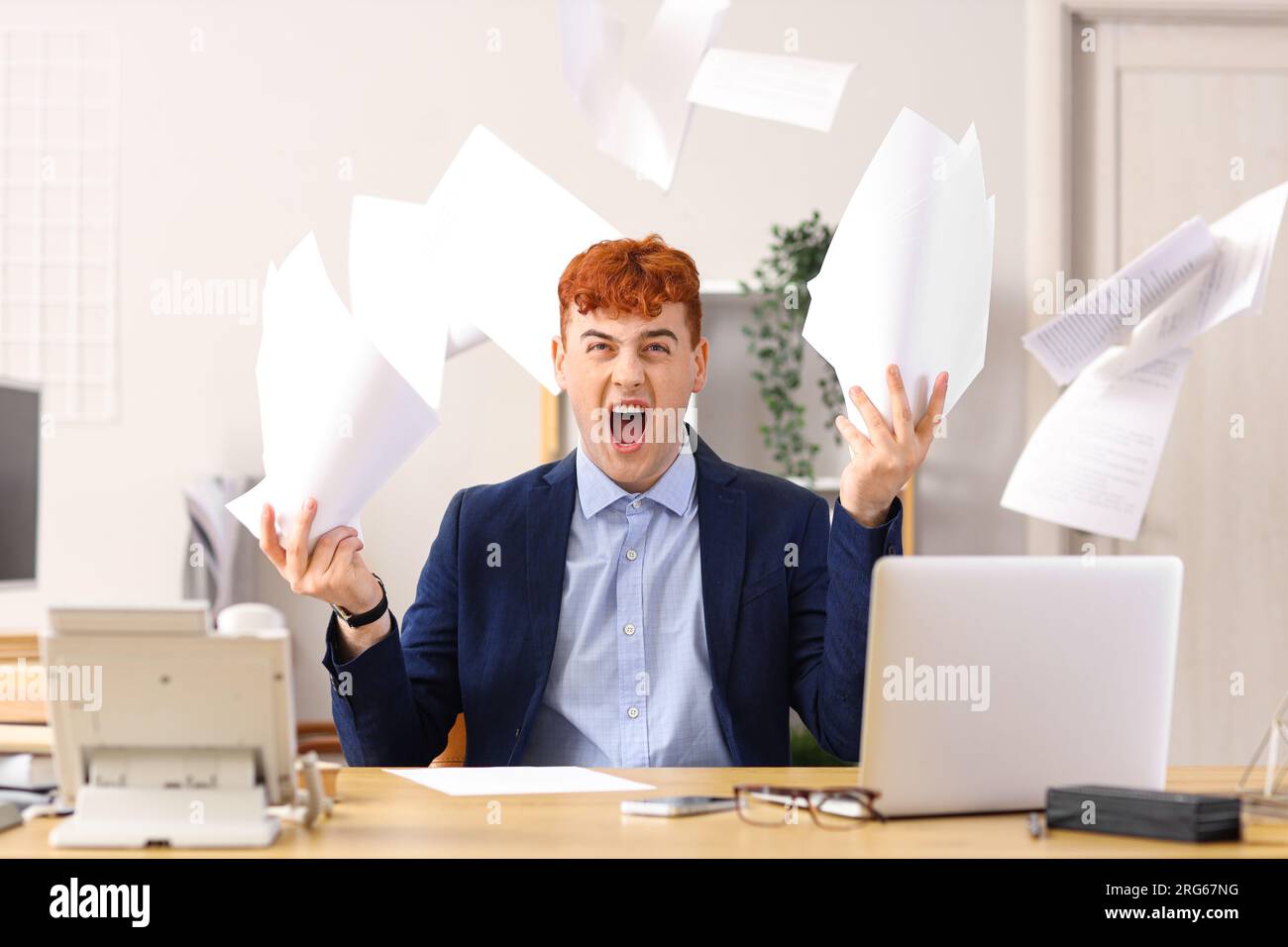 Portrait young redhead man shouting hi-res stock photography and images ...