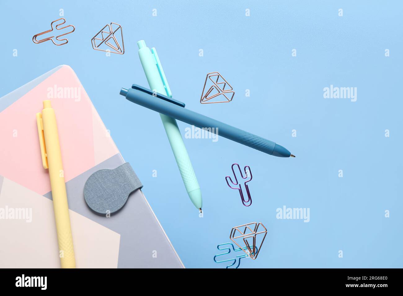 Flying clips hi-res stock photography and images - Alamy