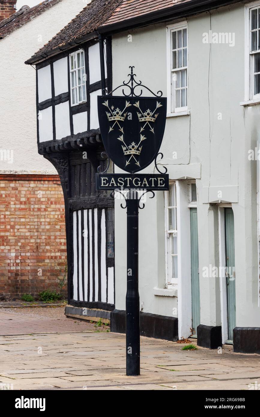 Sign bury hi-res stock photography and images - Alamy