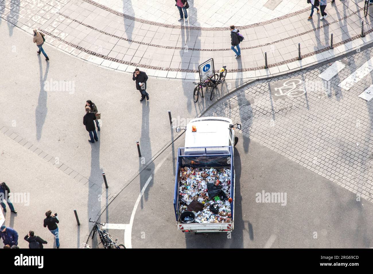 FRANKFURT - GERMANY, MARCH 5: FES van for garbadge disposal in Midday ...