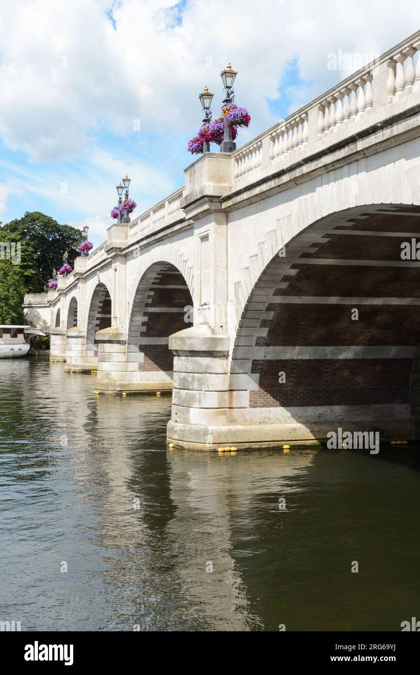 Kingston Bridge and the River Thames, Kingston-Upon-Thames, Surrey ...