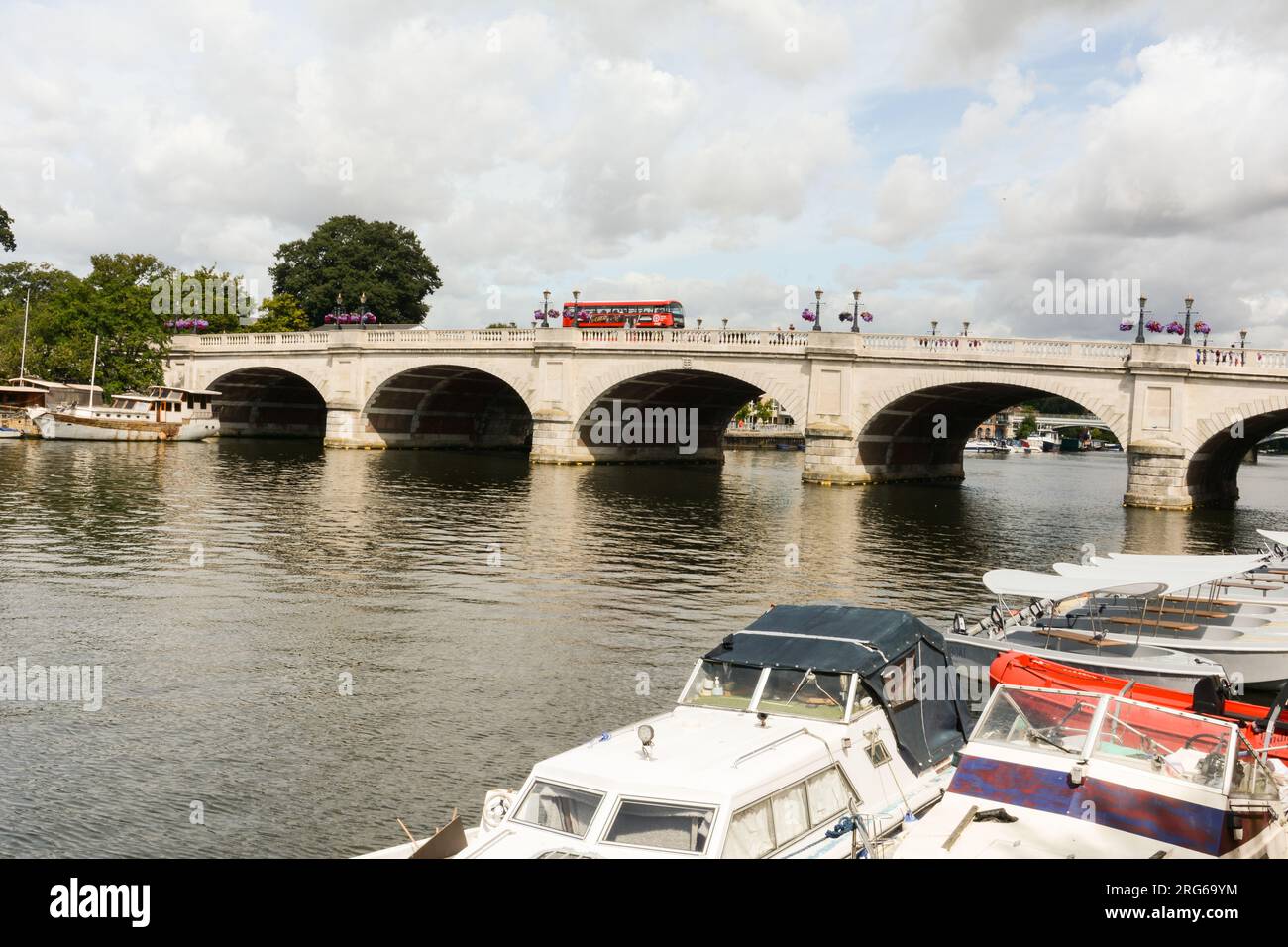 Kingston Bridge and the River Thames, Kingston-Upon-Thames, Surrey ...