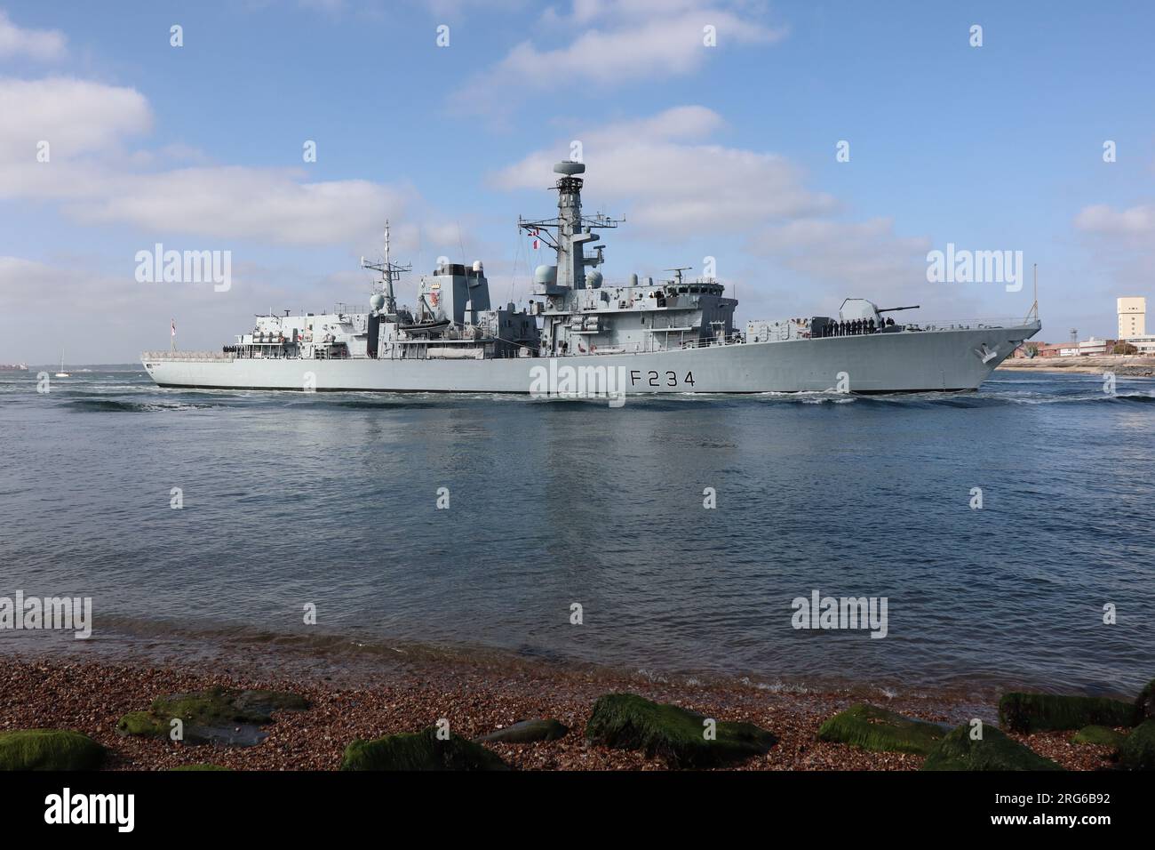 British royal navy frigate hms iron duke f234 hi-res stock photography ...