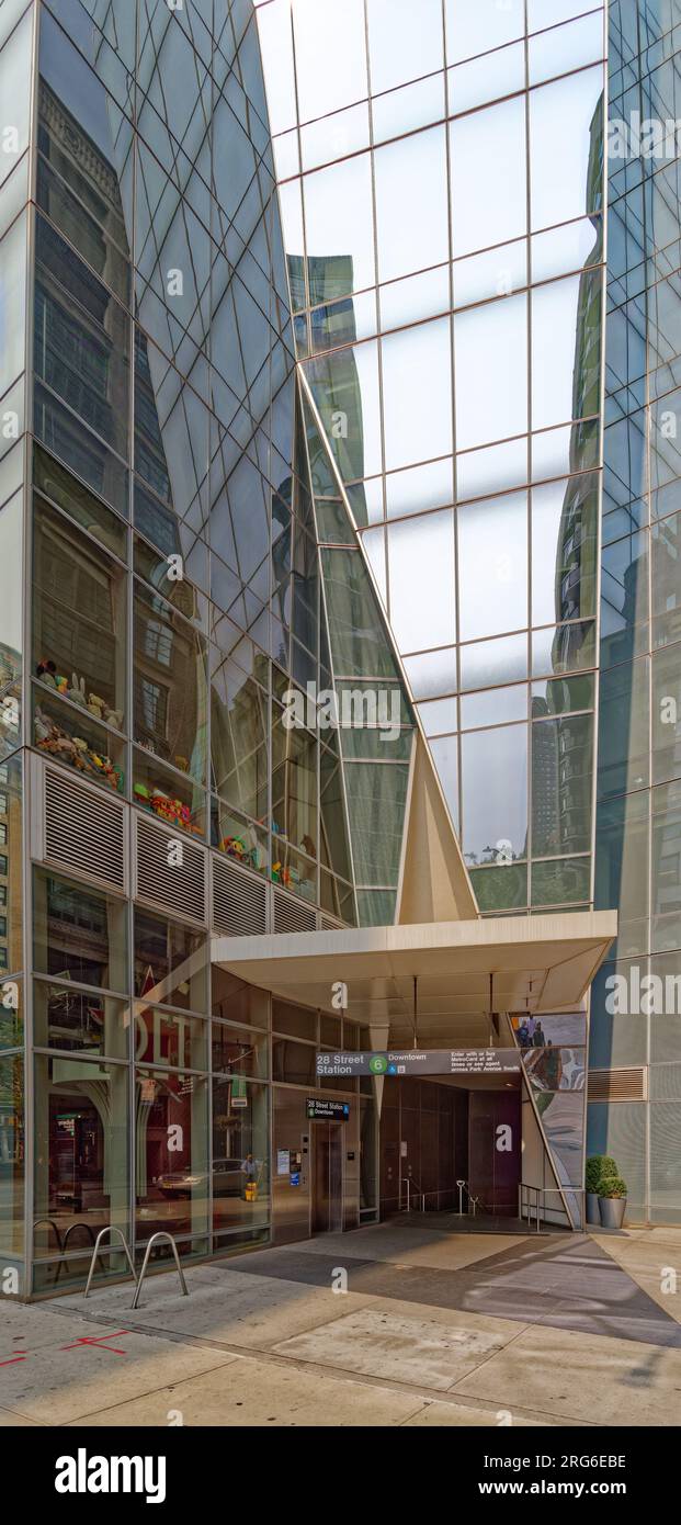 A subway entrance (southbound IRT #6) is integrated into the base of ...