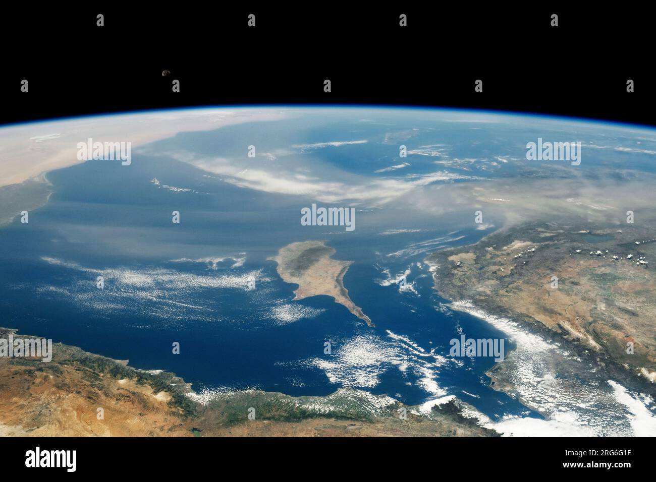 Large plume of dust hi-res stock photography and images - Alamy