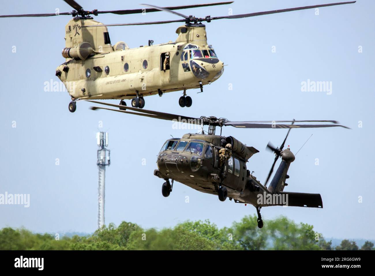 U.S. Army UH-60L and CH-47F helicopters landing in Dresden, Germany ...