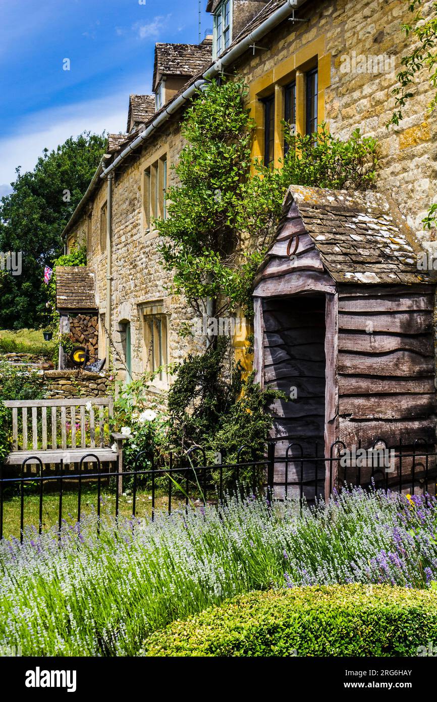 Stone house, Upper Slaughter, The Costwolds, England Stock Photo - Alamy