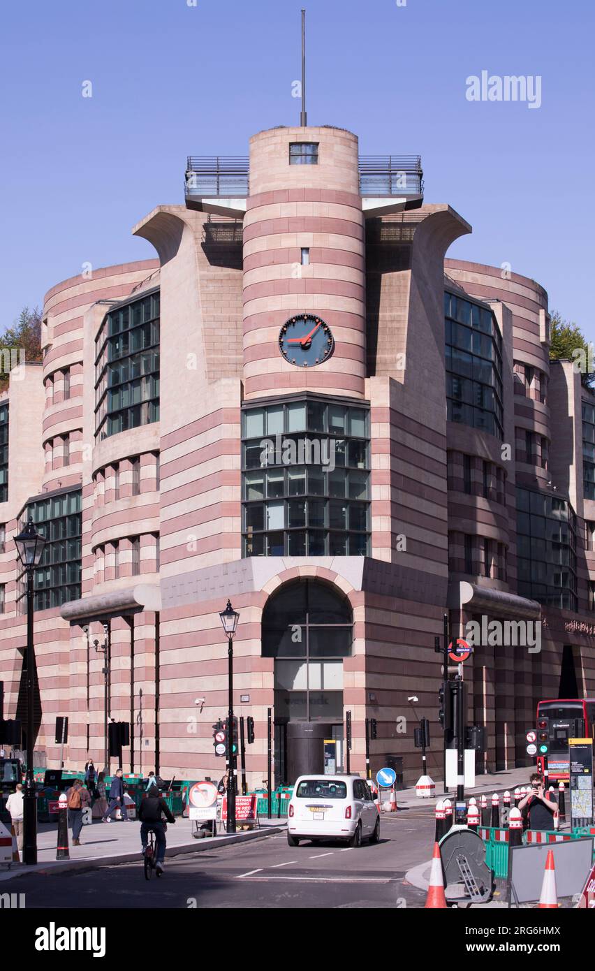 No 1 Poultry City of London England Stock Photo - Alamy