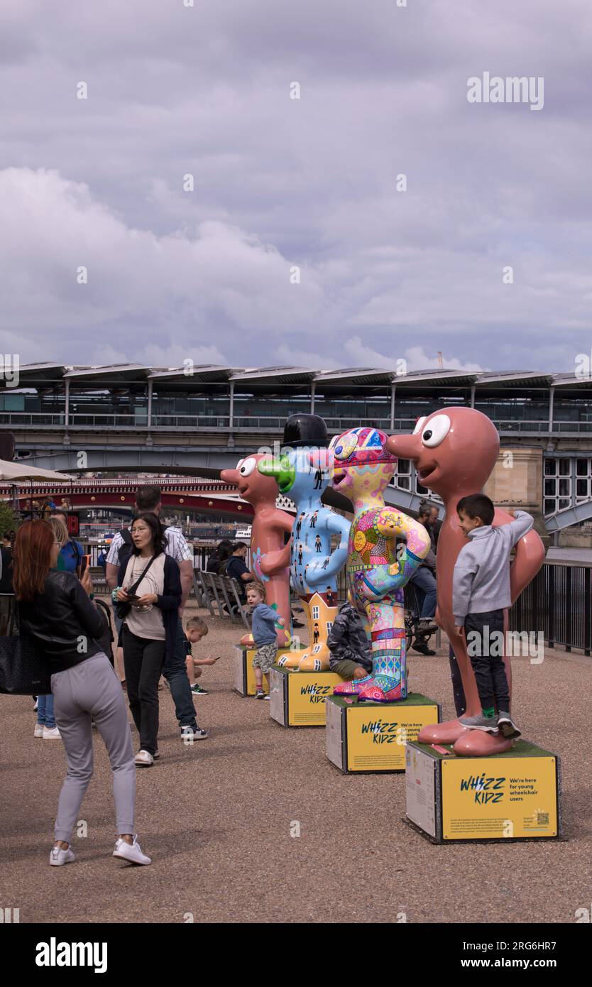 Childrens tv characters hi-res stock photography and images - Alamy