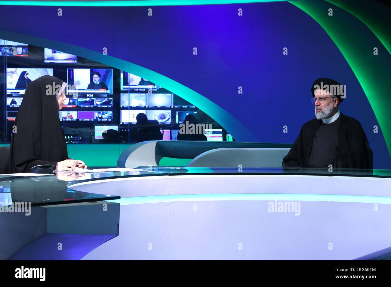 Islamic republic of iran broadcasting hi-res stock photography and ...