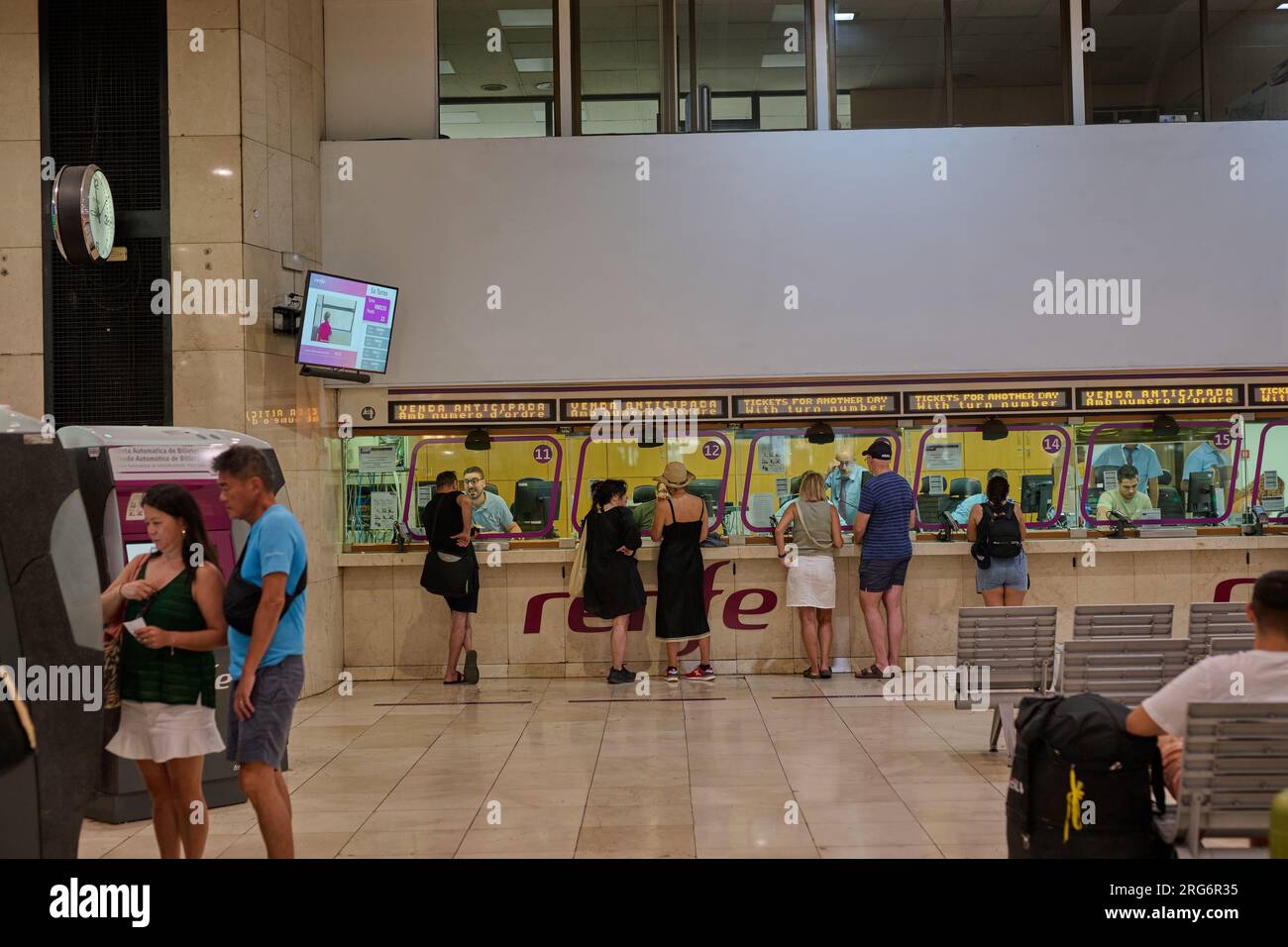 Renfe offices hi-res stock photography and images - Alamy
