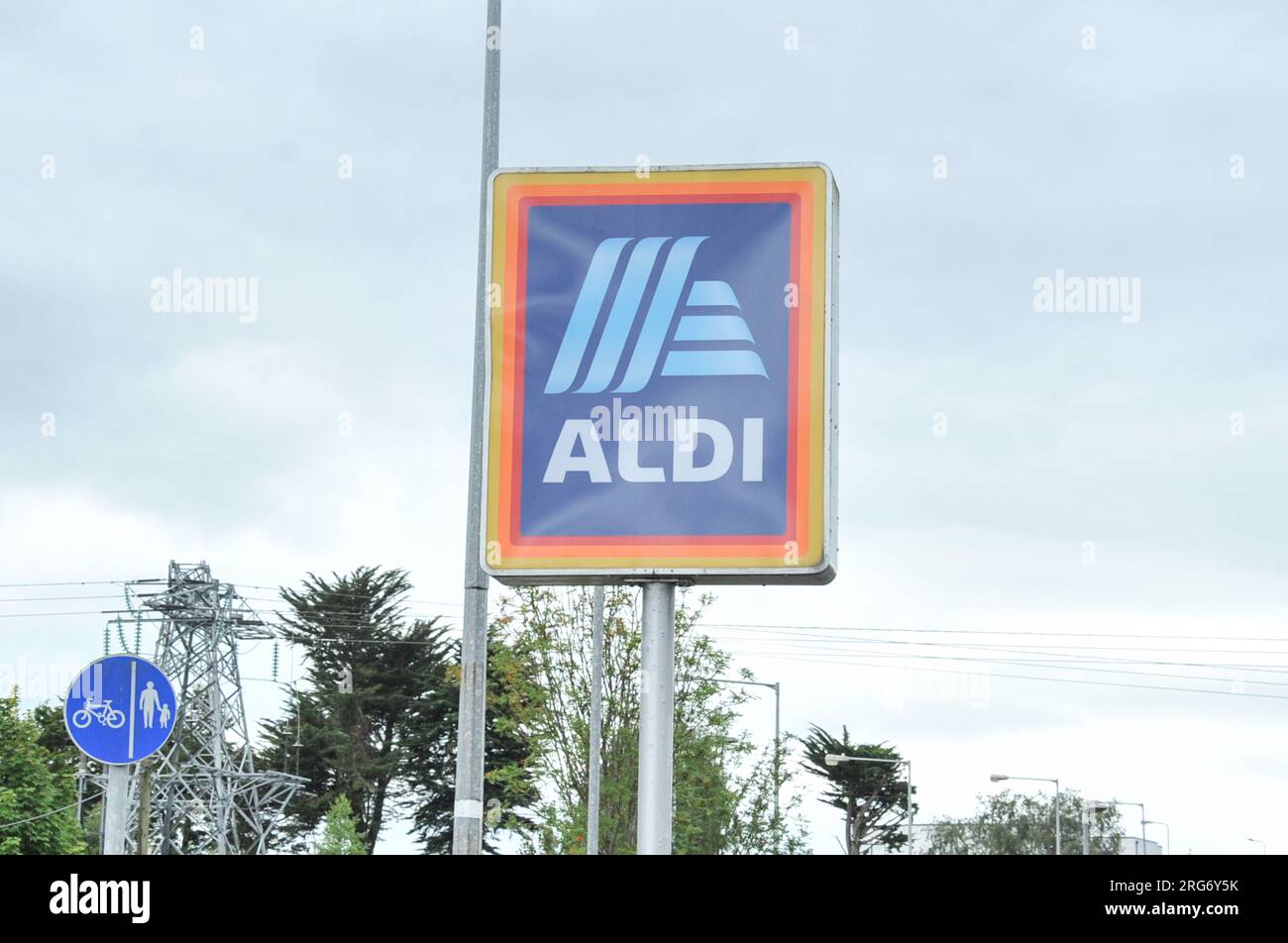 Aldi Supermarket. Copyspace Stock Photo - Alamy