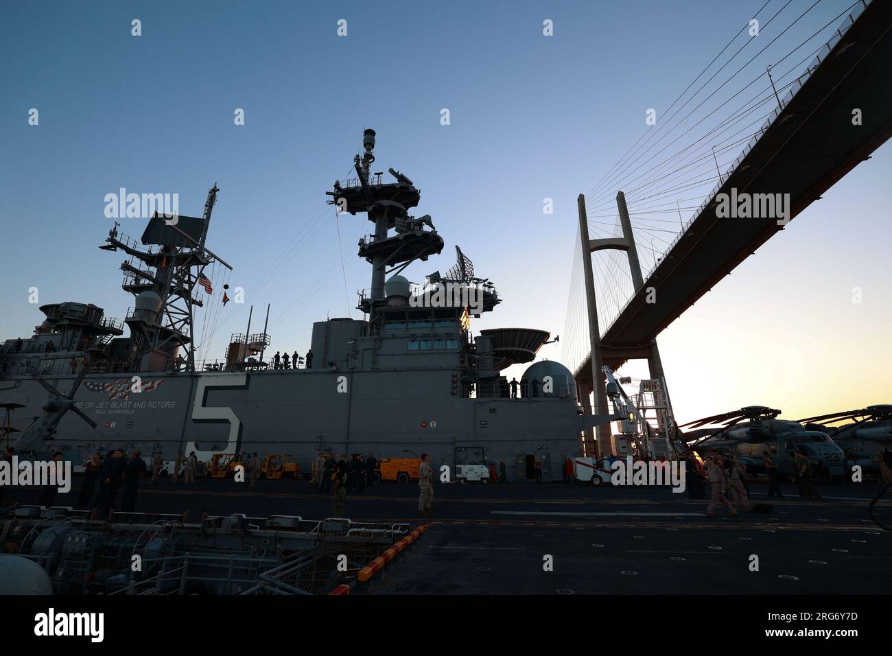 230806-N-OQ442-1100 SUEZ CANAL (Aug. 6, 2023) Amphibious assault ship ...