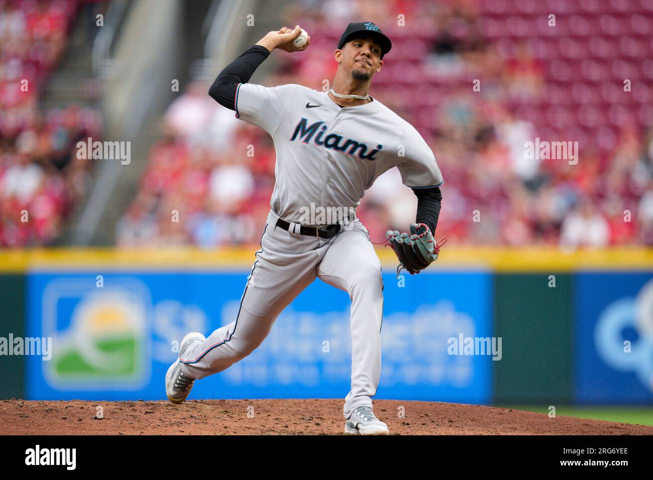 Miami Marlins starting pitcher Eury Perez throws against the Cincinnati ...