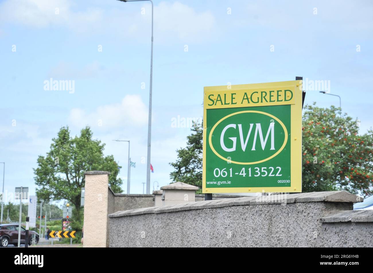 GVM Property sign. Copyspace Stock Photo - Alamy