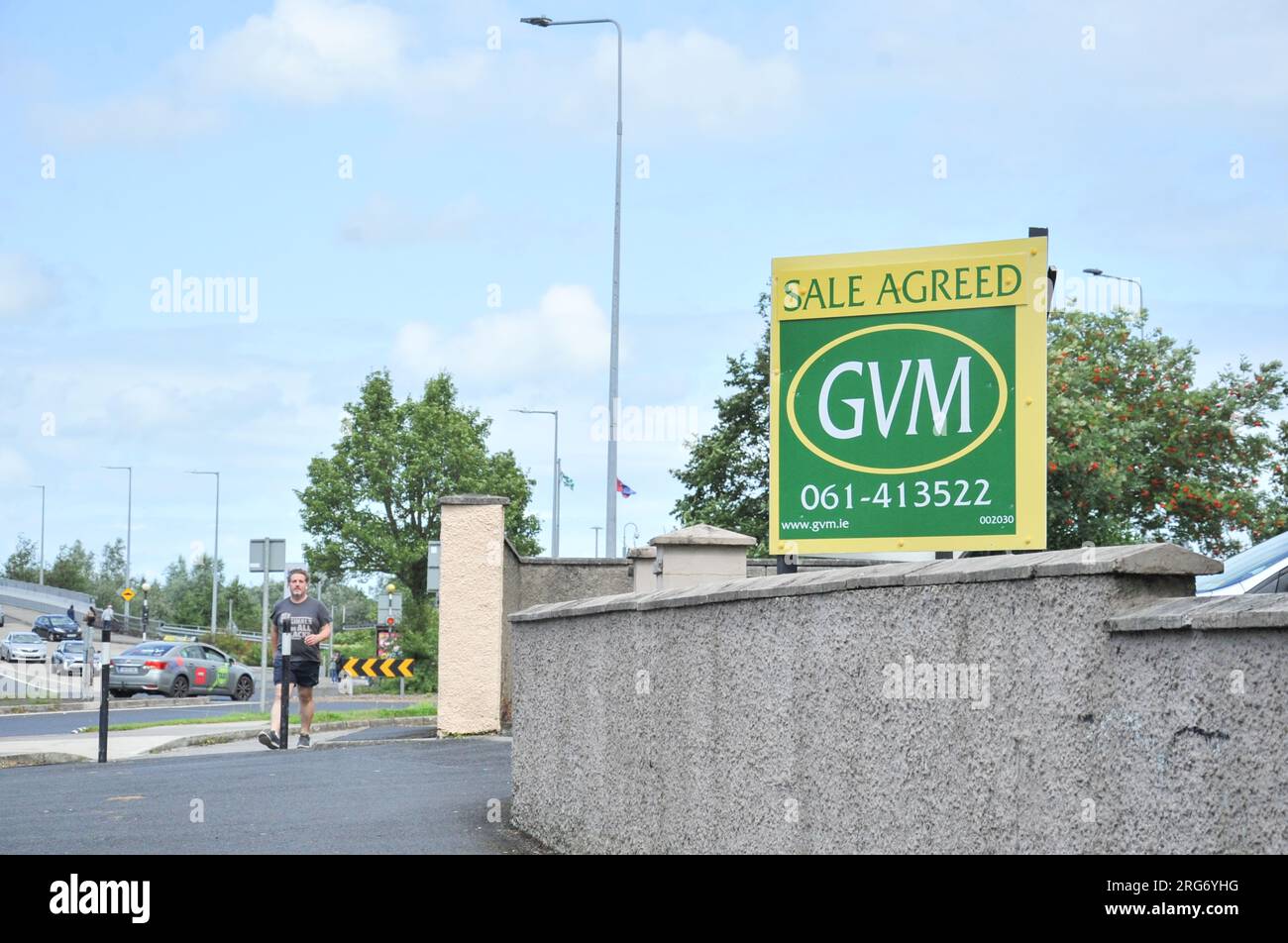 GVM Property sign. Copyspace Stock Photo - Alamy